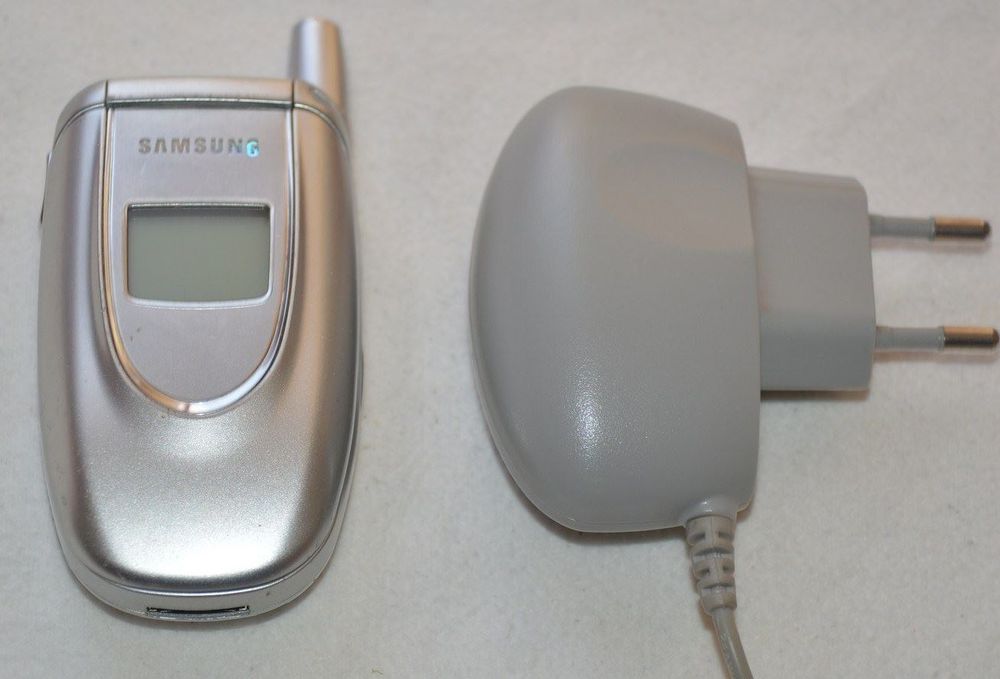 Samsung SGH E100 (Gebraucht) in Collonges für CHF 25 – mit Lieferung auf Ricardo kaufen