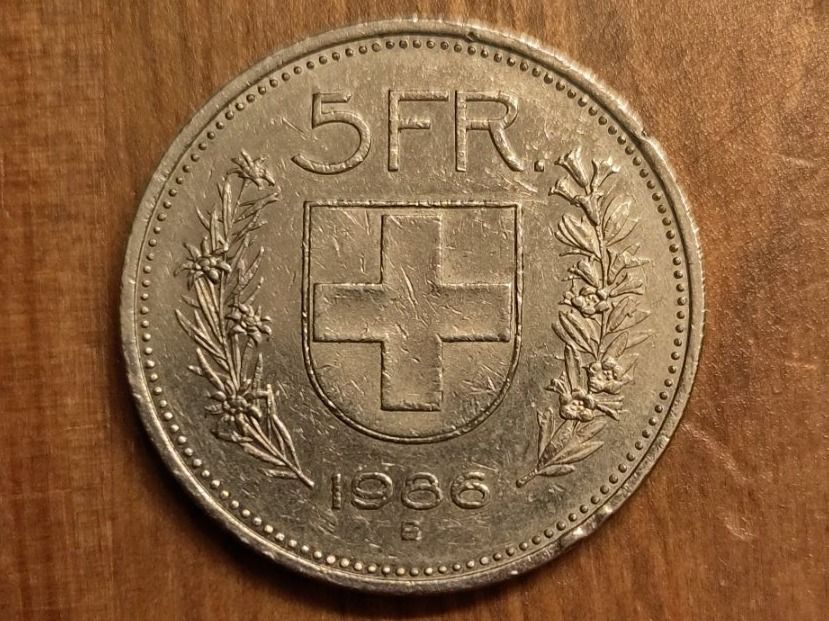 5 Franken 1986 mit vertiefter Randschrift (Gebraucht) in Olten für CHF 6 – mit Lieferung auf ...