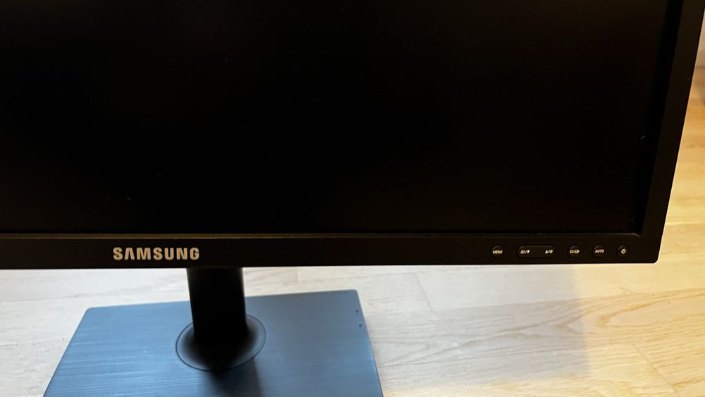 Samsung S24E650 24 Zoll Monitor - Top Zustand! 🖥️ (Gebraucht) in ...
