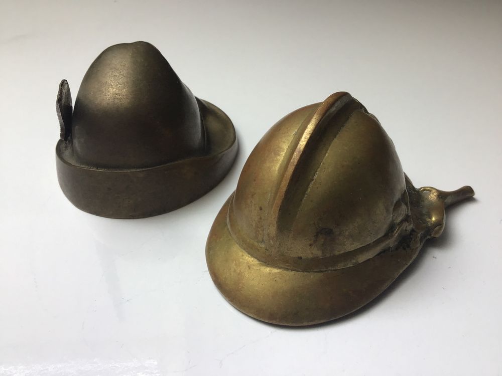 Alte Deko "MILITÄR UNIFORM HELM/HUT" Italien/Österr.Messing (Gebraucht ...