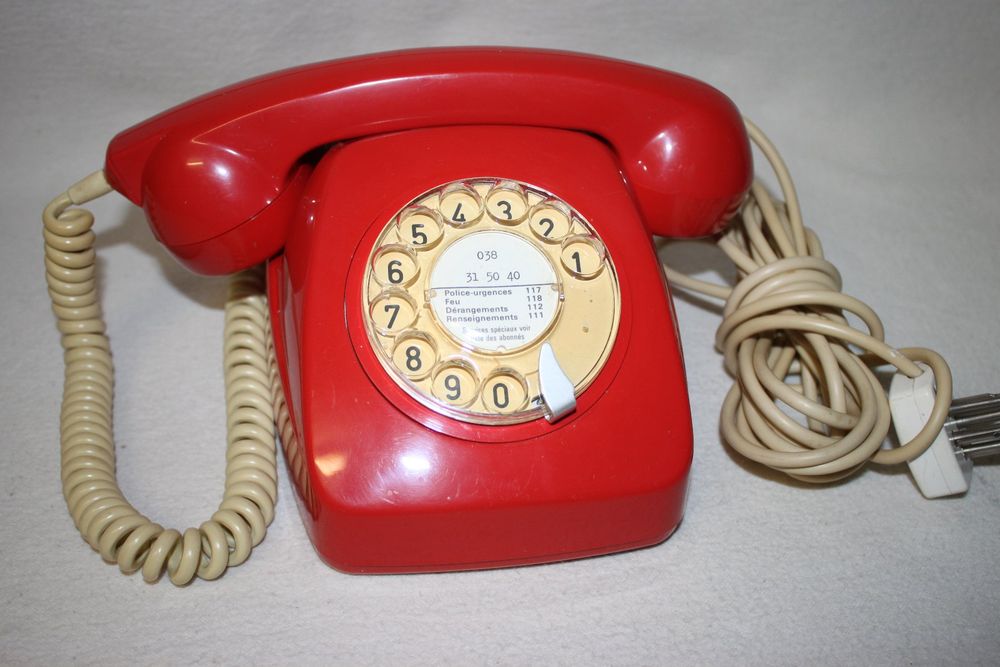 Rotes Tisch Telefon 70er Jahre (Gebraucht) in Thun für CHF 45 – mit ...
