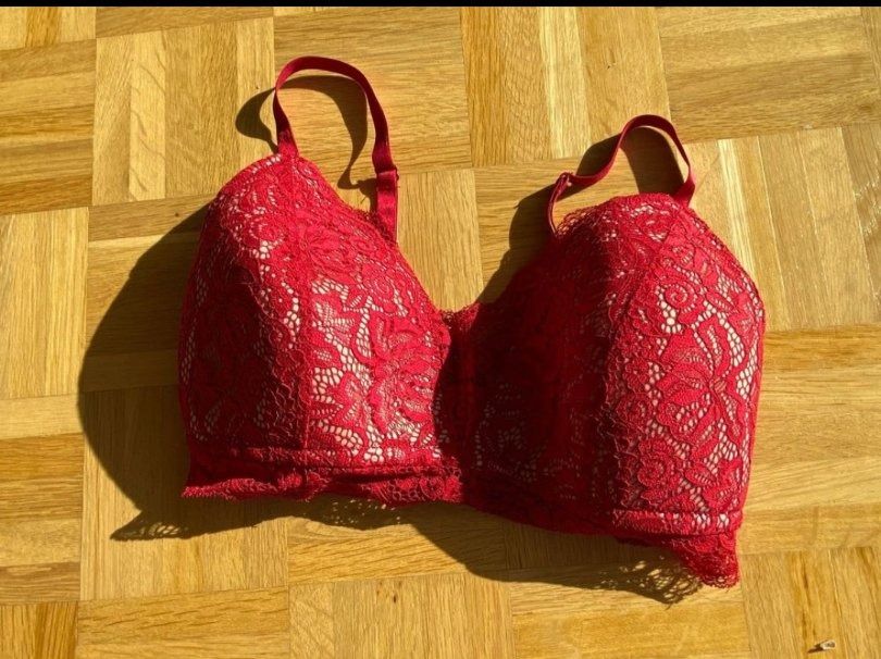 roter bh mit spitze 80 a bis b grösse L (Gebraucht) in Pfeffikon LU für ...