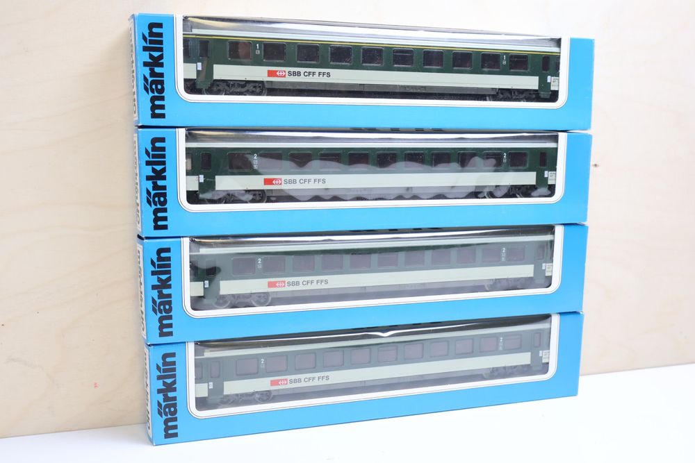 Märklin 4 x SBB Personenwagen 4215/4216 - H0 - NP: 250.- (Gebraucht) in ...