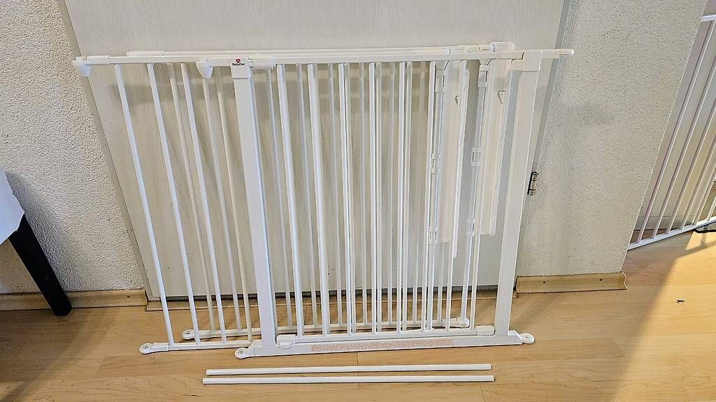 Baby Dan Schutzgitter Flex L - 90 bis 223 cm (Gebraucht) in Zürich für ...