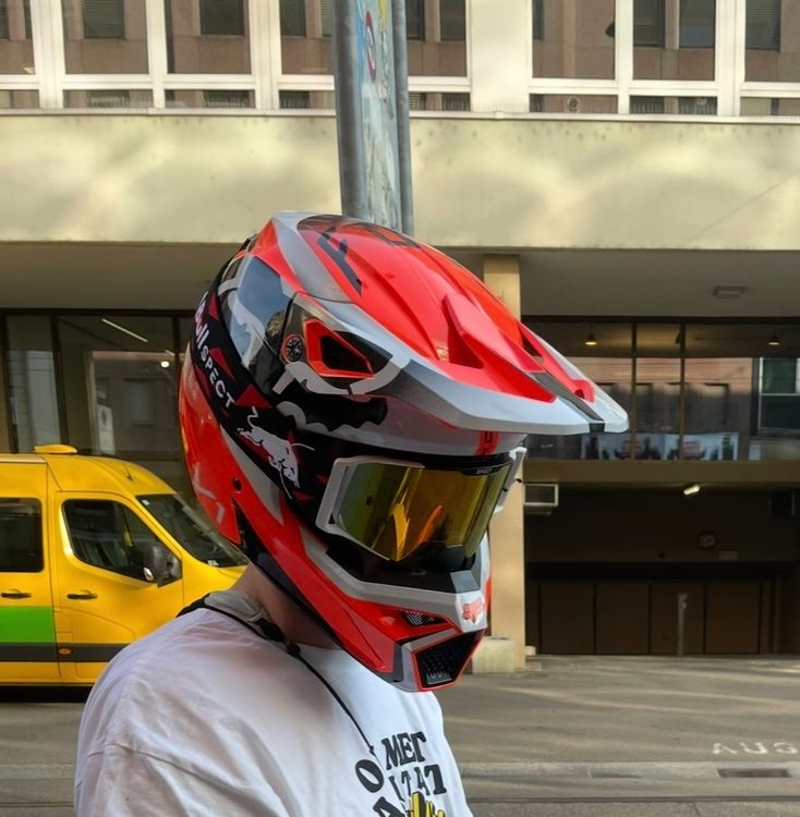 FOX Helm (L) mit Red Bull Brille (Gebraucht) in Basel für CHF 125 – mit ...