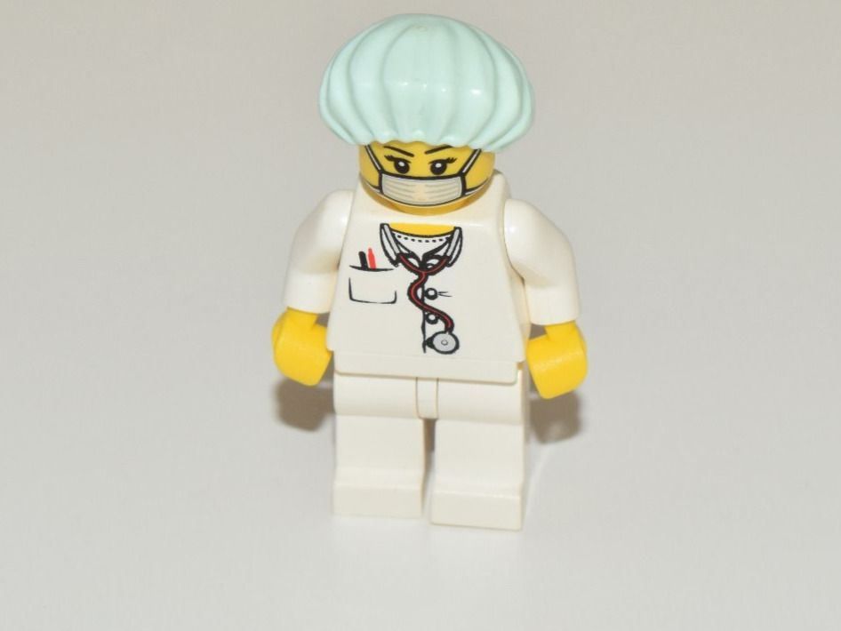 LEGO City Doctor Arzt mit Maske (Gebraucht) in Uznach für CHF 7.9 – mit ...