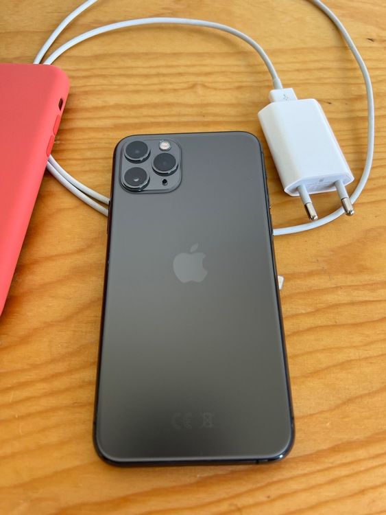 Iphone 11 Pro, Space Gray 256 GB Model A2215 (Gebraucht) in Basel für ...