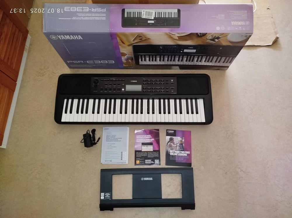 Einsteiger-Keyboard Yamaha PSR E383, 650 voices/250 styles (Gebraucht ...