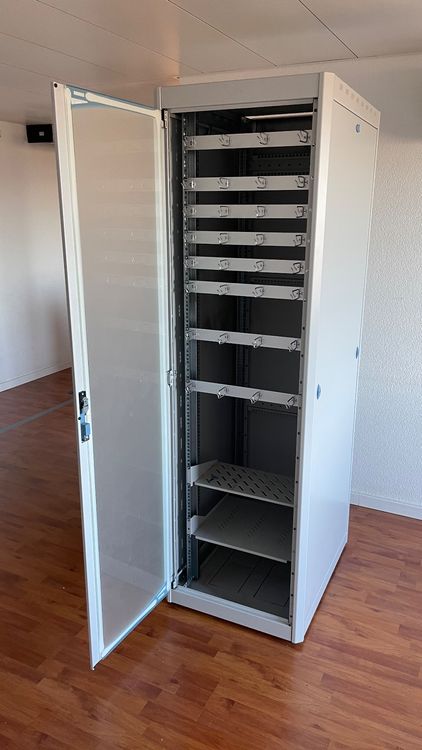 19 Zoll Rack Schrank | Kaufen auf Ricardo