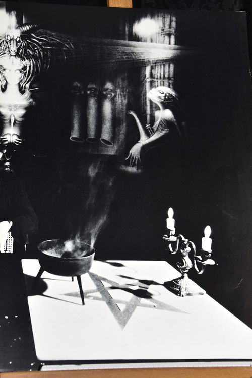 H.R. GIGER 1940-2014 PLAKAT 42,0x30,0 cm AUS NECRONOMICON | Kaufen auf Ricardo