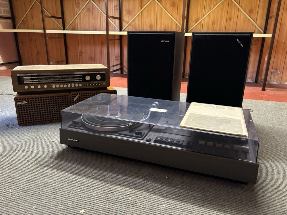 Sharp Stereoanlage mit Plattenspieler und Boxen | Kaufen auf Ricardo