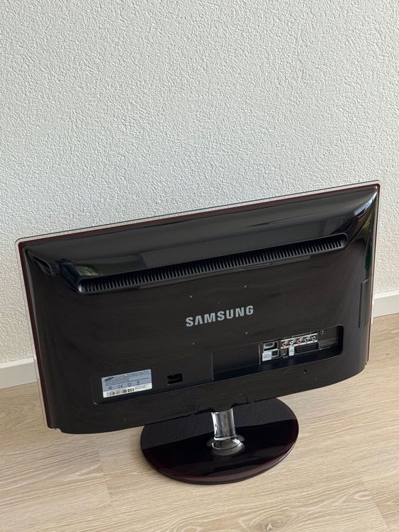 Samsung SyncMaster P2770HD 27" Full HD Monitor mit TV-Tuner (Gebraucht ...