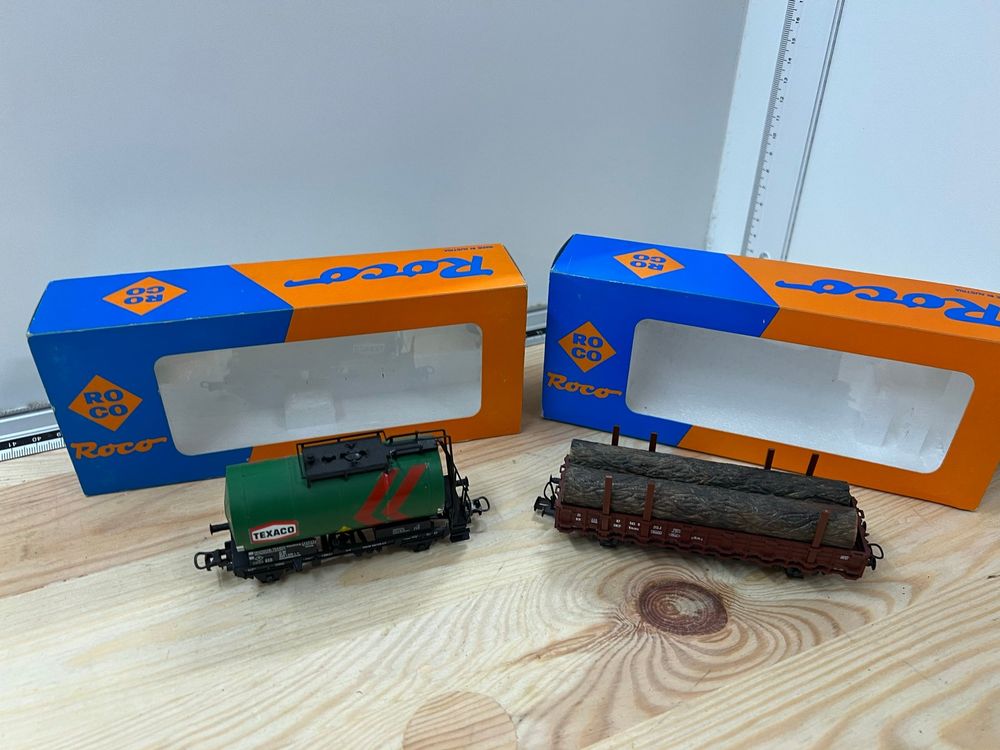 Roco 4397 A Rungenwagen + Roco 4336 E Kesselwagen / DC (Defekt) in ...