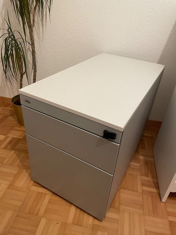 Korpus, 3 Schubladen, abschliessbar (Gebraucht) in Laufen für CHF 30 ...