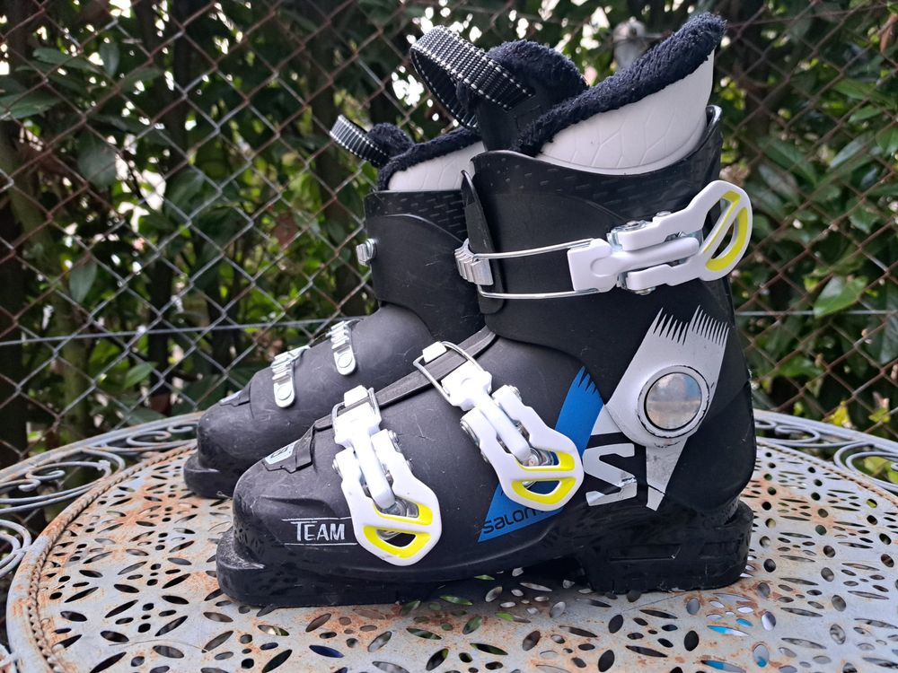 Kinderskischuh Salamon Gr. 22.0 (Gebraucht) in Aesch BL für CHF 5 – mit ...