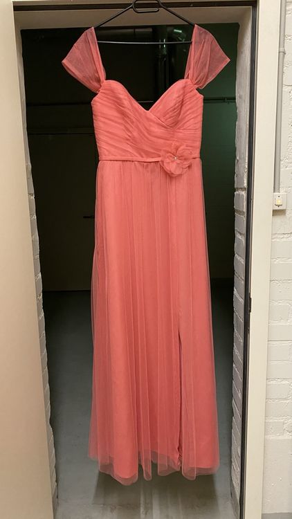 Schönes Abendkleid in der Grösse 36 von Disney NEU (Neu und originalverpackt) in Basel für CHF ...