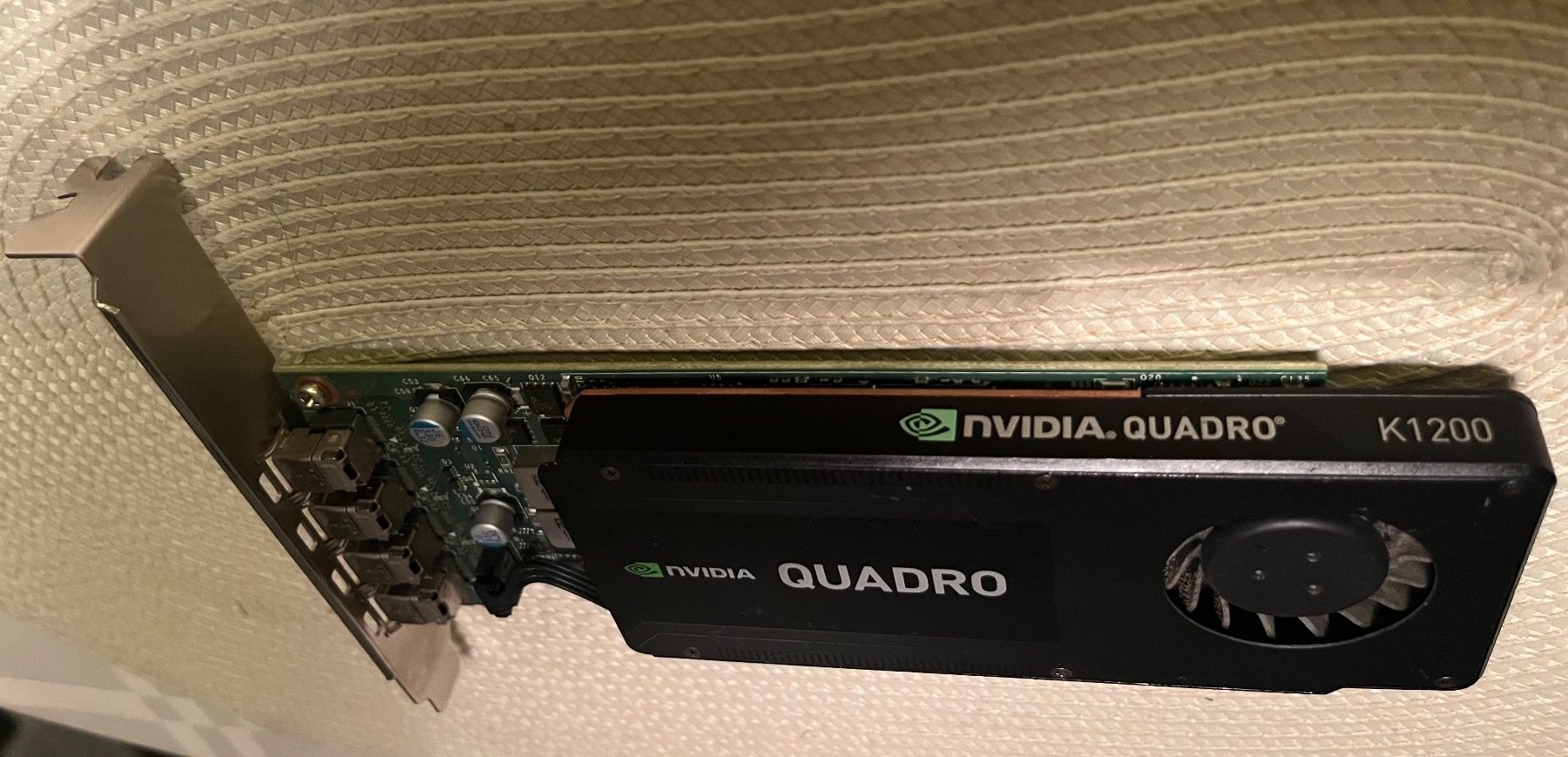 Nvidia QUADRO K1200 mit 4GB RAM in gutem Zustand (Gebraucht) in ...