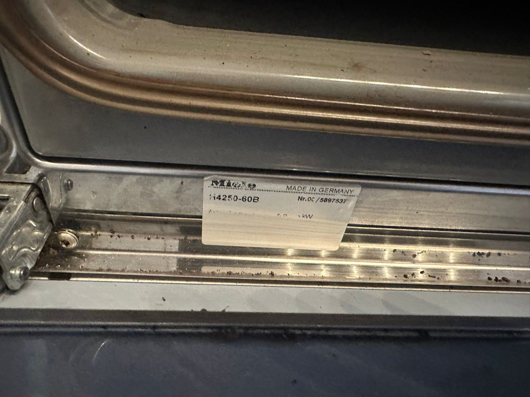 Four Miele Four encastrable H4250-60B, défectueux (D'occasion) à ...