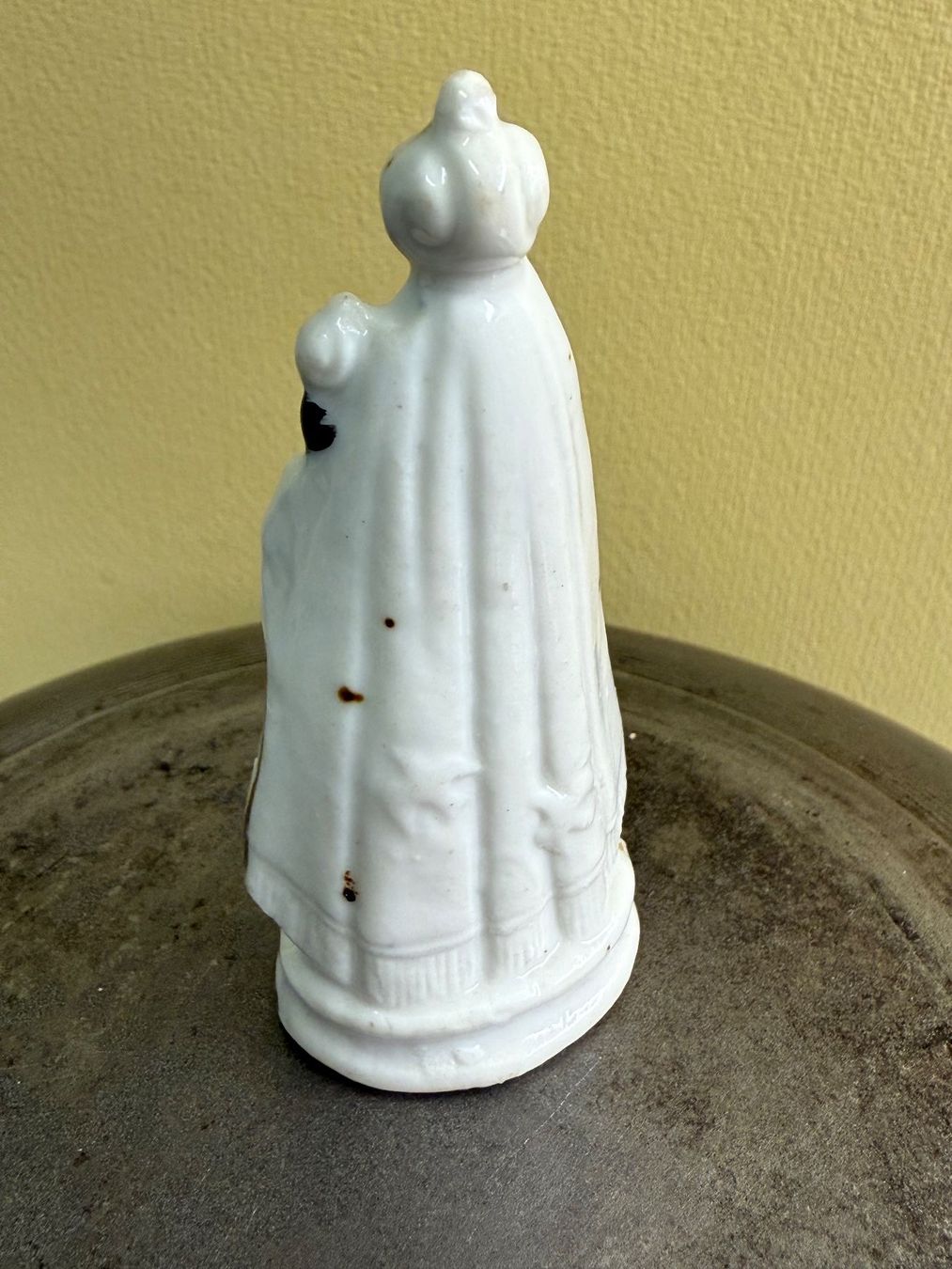 schwarze Madonna - eine kleine (13 cm) Porzellanfigur (Gebraucht) in ...
