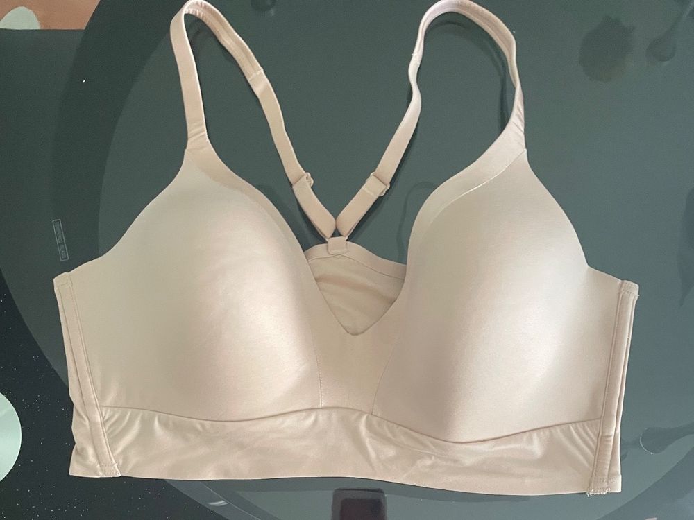 BH L-Gr.Triumph Body Make-Up Soft Touch P01 EX beige (Gebraucht) in ...