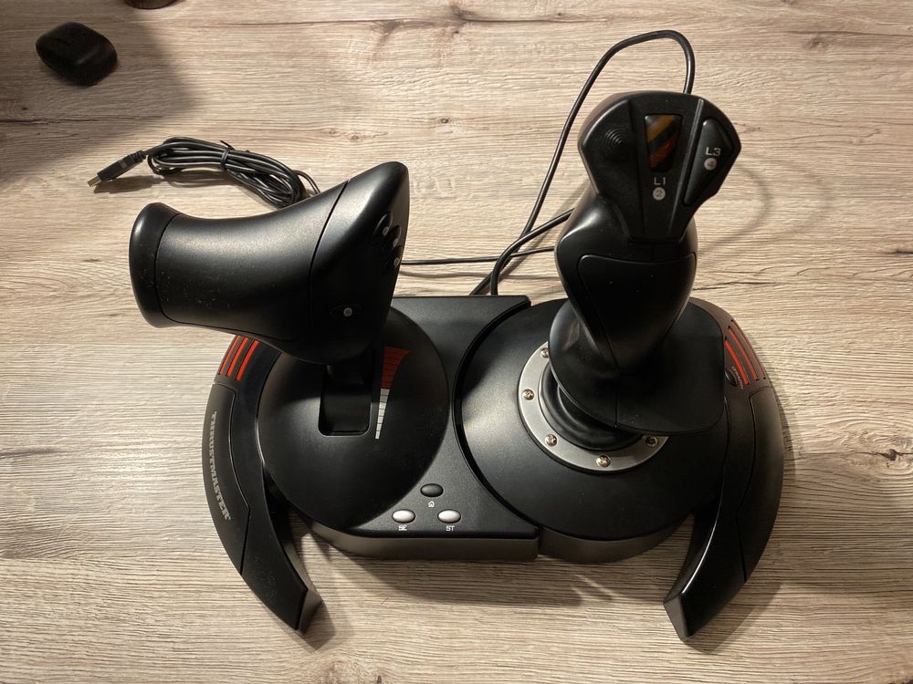 Thrustmaster - T.Flight Hotas X (Gebraucht) in Muttenz für CHF 21 – mit ...