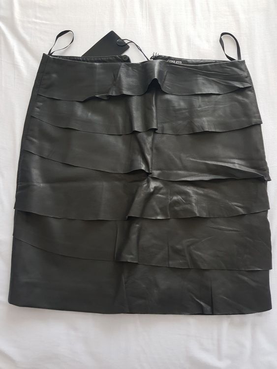 Jupe cuir (Neu und originalverpackt) in Bassersdorf für CHF 40 – mit Lieferung auf Ricardo kaufen