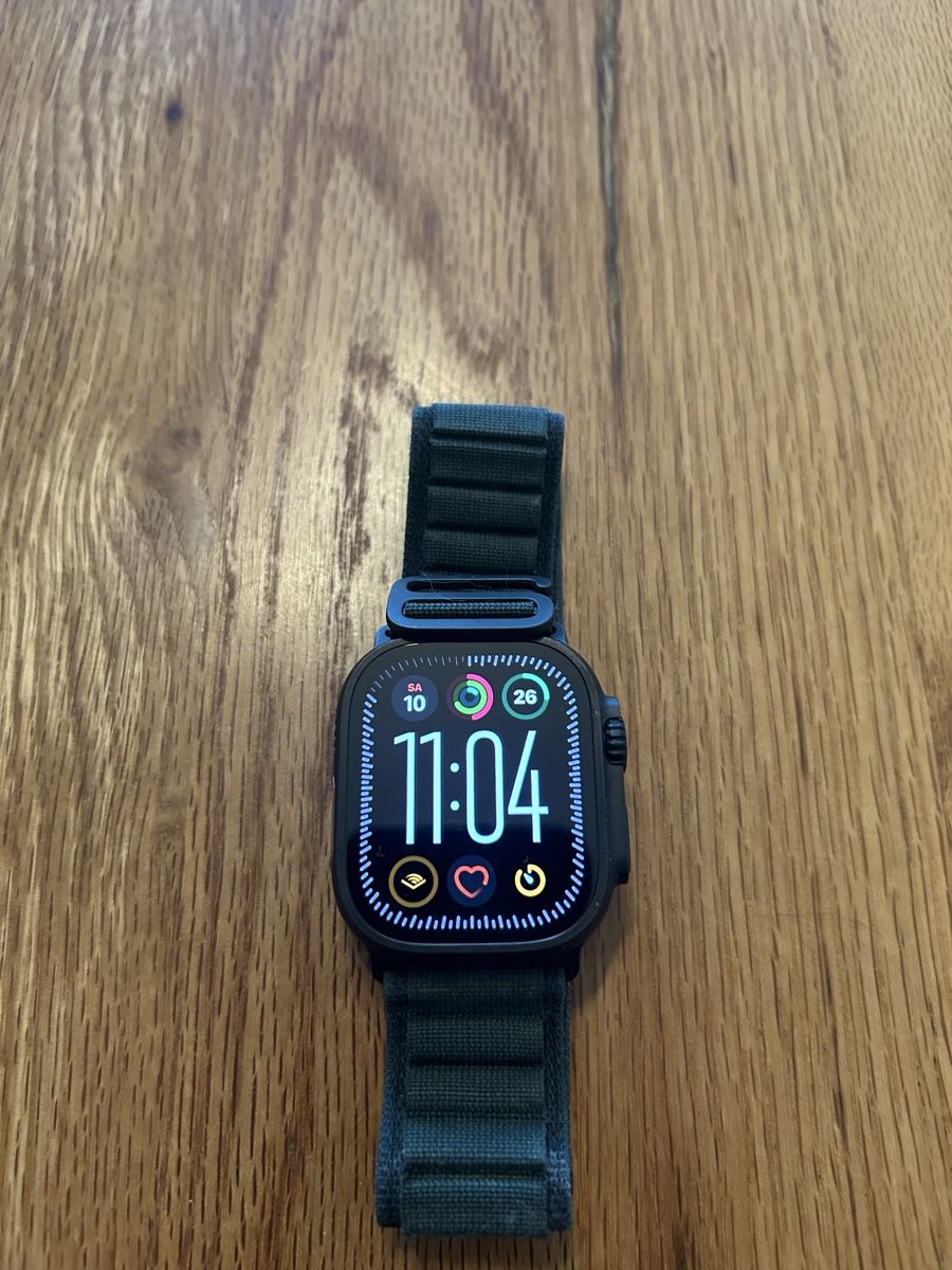 Apple Watch Ultra 2 mit Alpine Armband und Ladekabel (Gebraucht) in ...