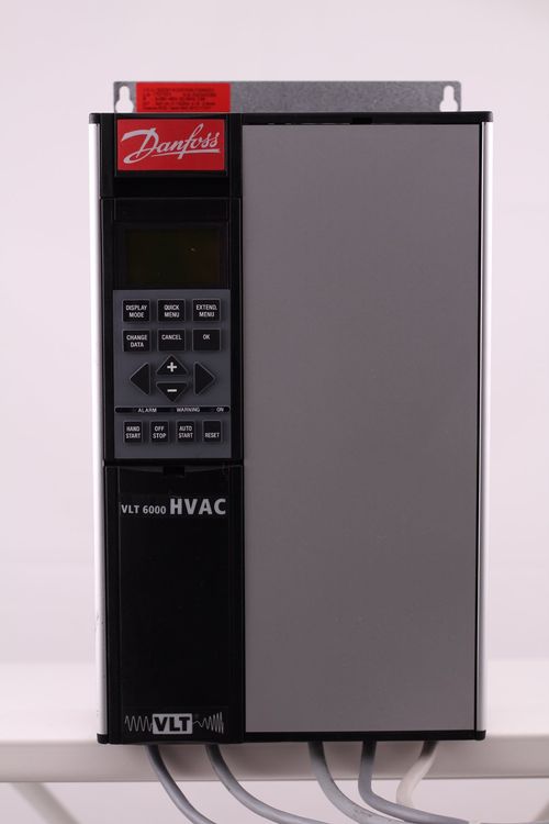 Danfoss VLT 6000 HVAC Frequenzwandler 2.9kVA (Gebraucht) in Winterthur ...