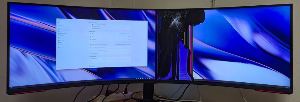Samsung Odyssey Neo G9 *DEFEKT* G95NC 7680 x 2160 Pixel, 57" | Kaufen ...
