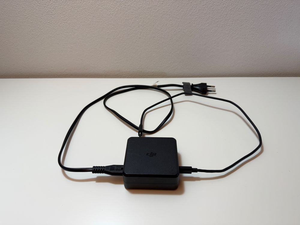DJI USB-C Power Adapter 100W (Gebraucht) in Thayngen für CHF 45 – mit ...