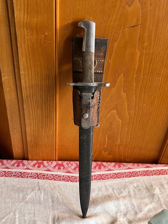 Bajonett mit Lederscheide (144) (Gebraucht) in Illnau-Effretikon für CHF 33 – nur Abholung auf ...