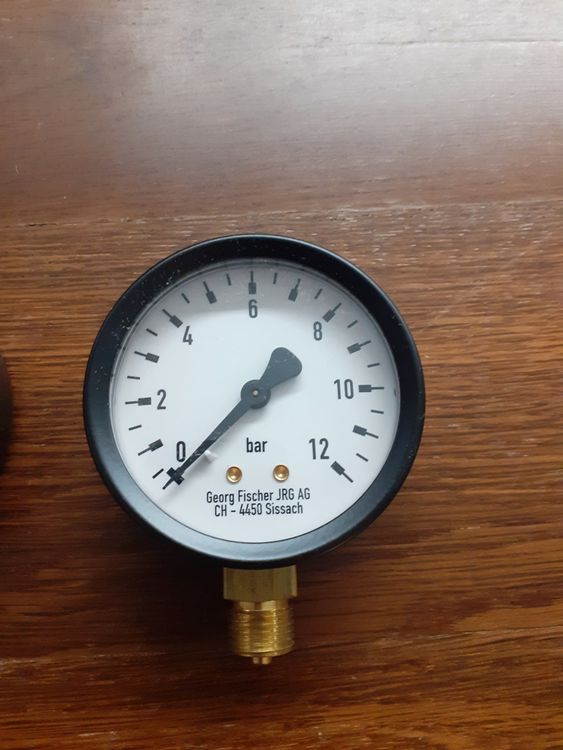 Neue Manometer (Neu und originalverpackt) in Zürich für CHF 7 – nur ...