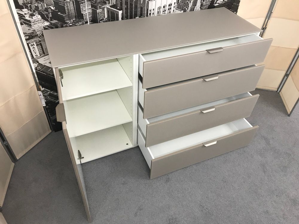 Sideboard Kommode JUTZLER Glas Nougat matt 135 x 88 cm (Neu (gemäss ...