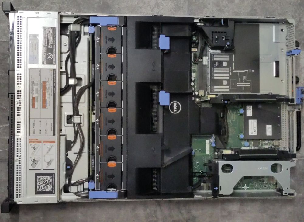 Dell Poweredge R720 (24 Cores / 128GB ECC REG RAM) 2x 300GB (Gebraucht ...