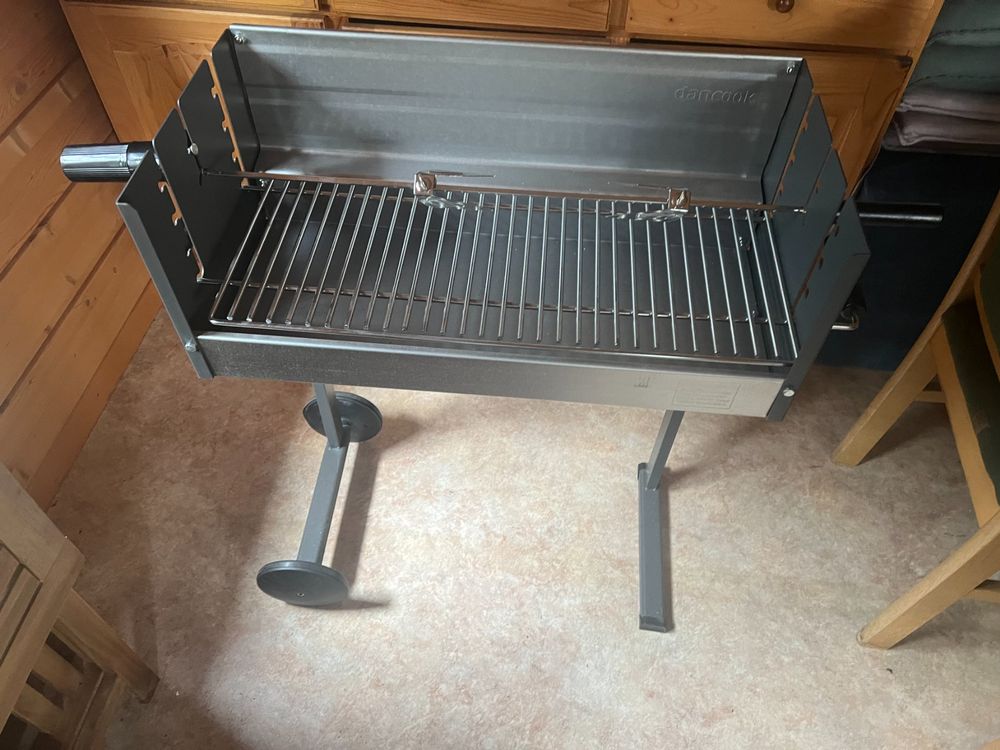 Dancook 7400 Holzkohlengrill + Motor + Grillspieß (Gebraucht) in Studen ...