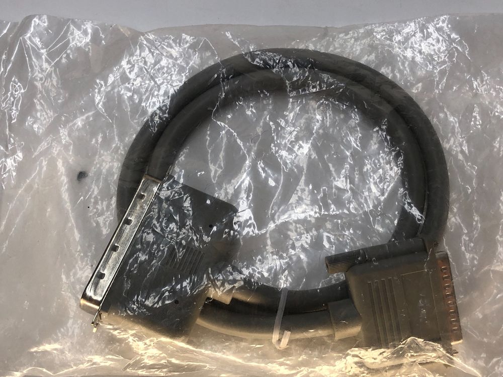 SCSI Kabel // (D) // DB25 Male to Centronics 50 Male (Neu und ...