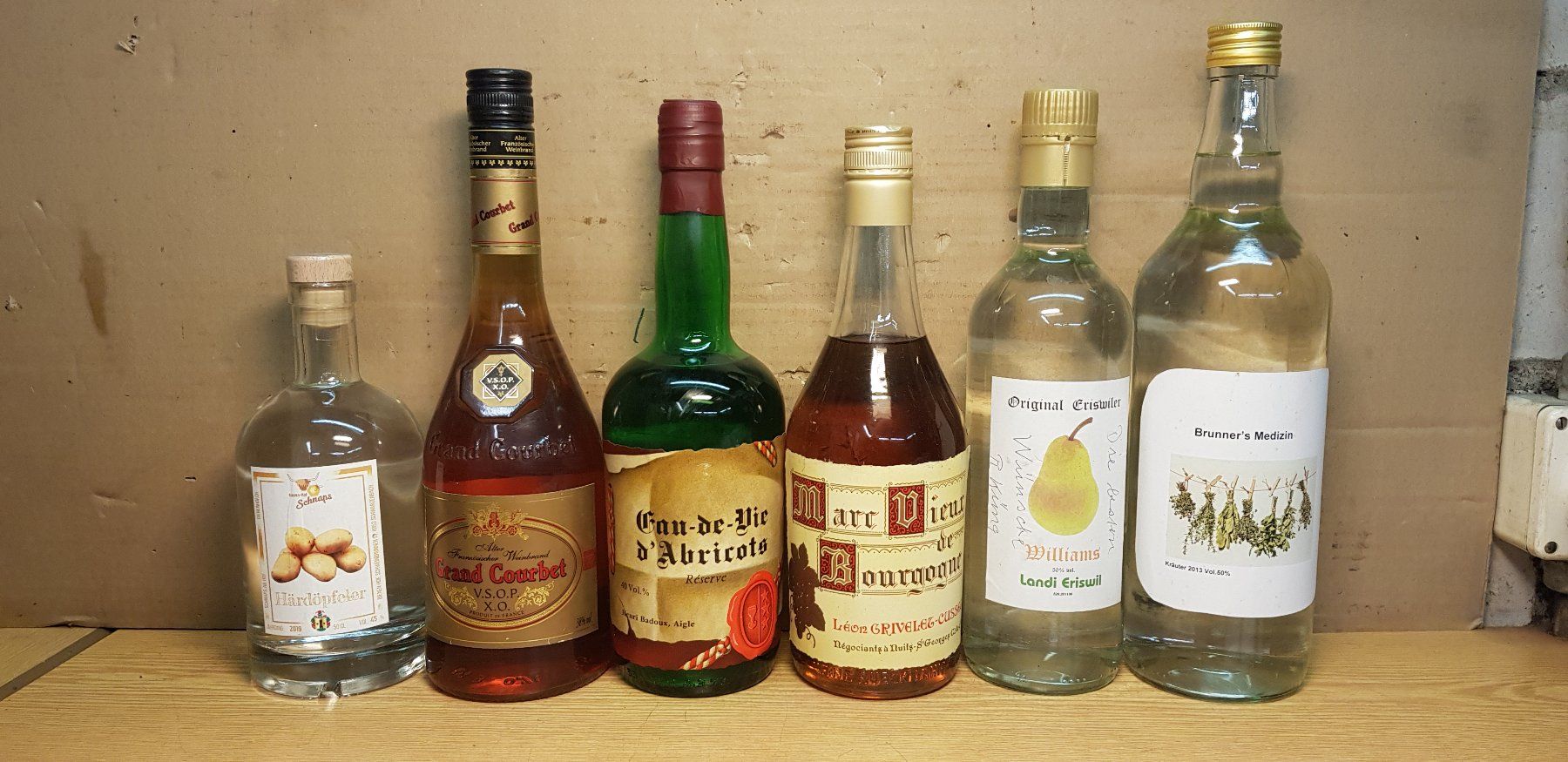 6 Fl. VSOP - Brandy/ Abricot/ Williams/ Kräuter. #1889 (Neu (gemäss ...