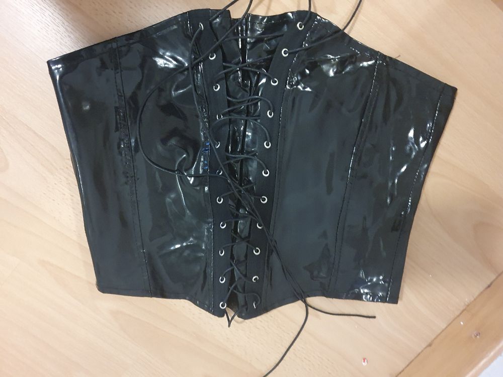 schwarzes Mieder aus Lack (Neu (gemäss Beschreibung)) in St. Gallen für ...