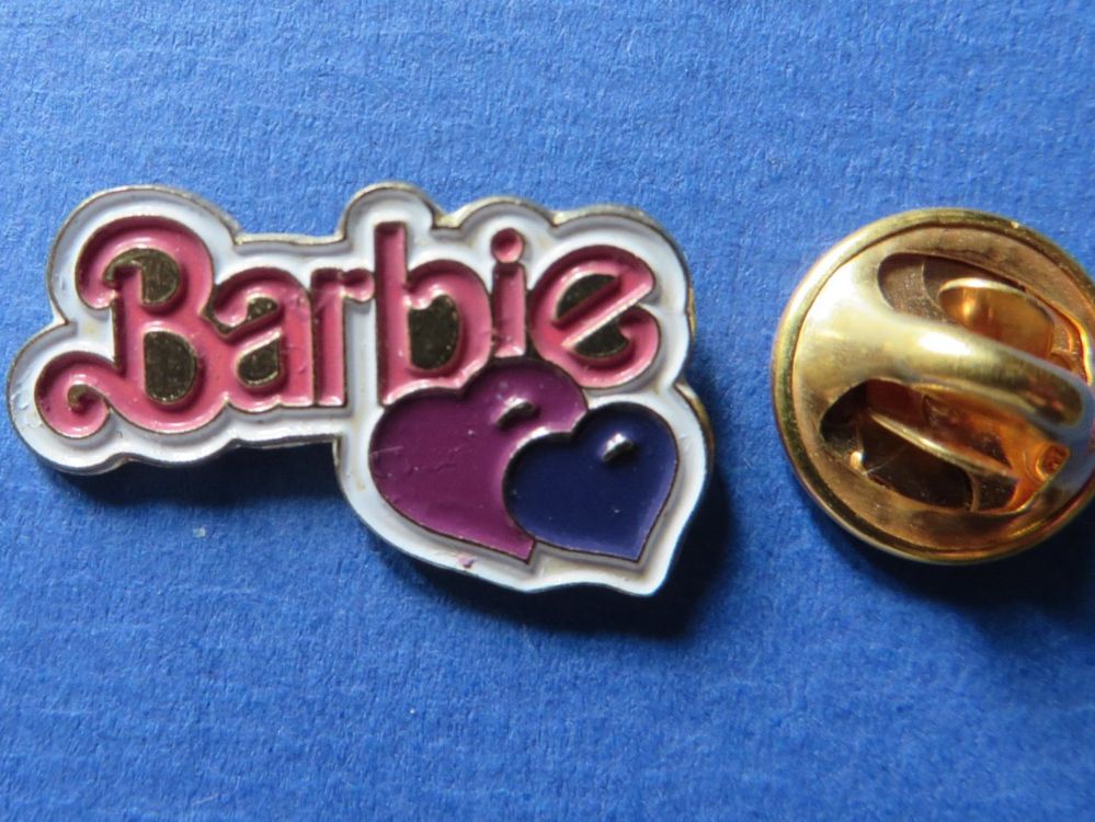 PIN PINS, BARBIE LOVE, KULT (Gebraucht) in Neuhausen für CHF 1.5 – mit ...