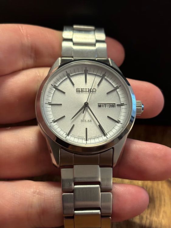 Seiko Solar Day-Date (SNE523P1) | Kaufen auf Ricardo