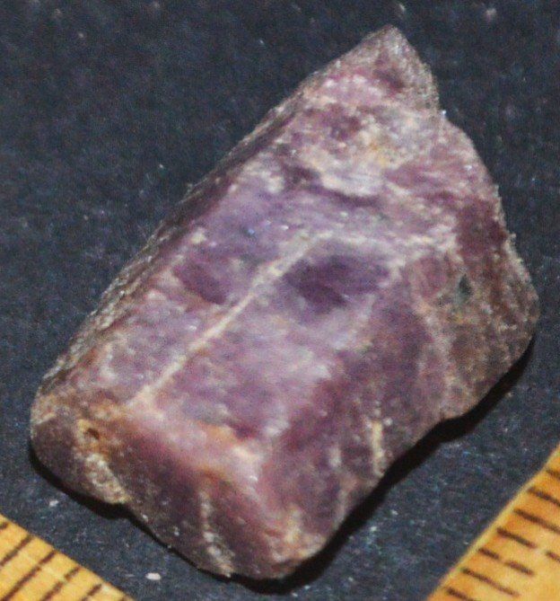 Mineralien L-6367 – Roter Korund roh Rubin – 5,40 Gramm (Neu und ...