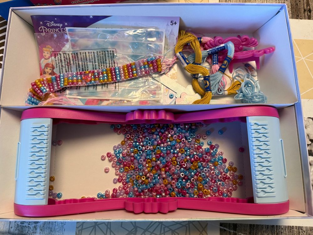 Disney Princess Perlen Webrahmen Armband Basteln Set (Gebraucht) in ...