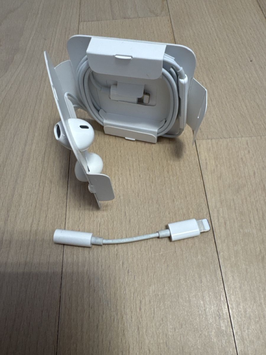 iPhone X 256GB Space Gray mit Kopfhörer und Audio-Adapter (Gebraucht ...