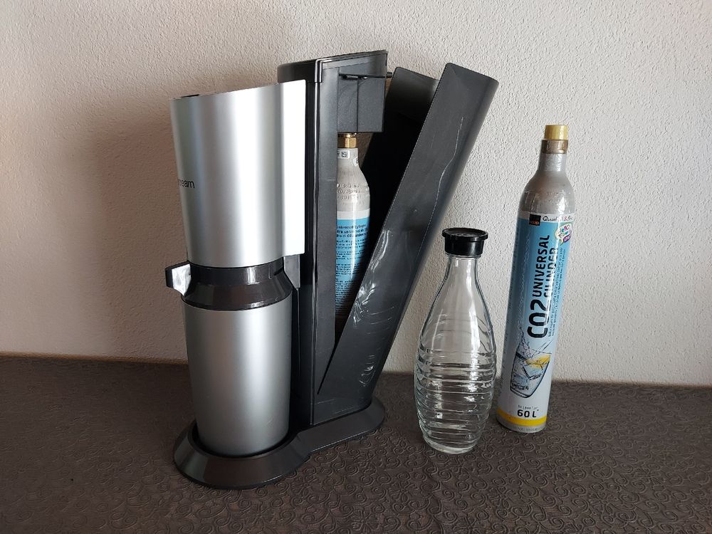 Soda Stream Crystal mit 2 Zylinder und Flasche (Gebraucht) in ...