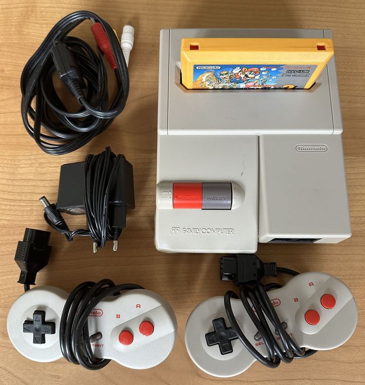 Nintendo AV Famicom Japan inkl. Super Mario Bros 3 | Kaufen auf Ricardo