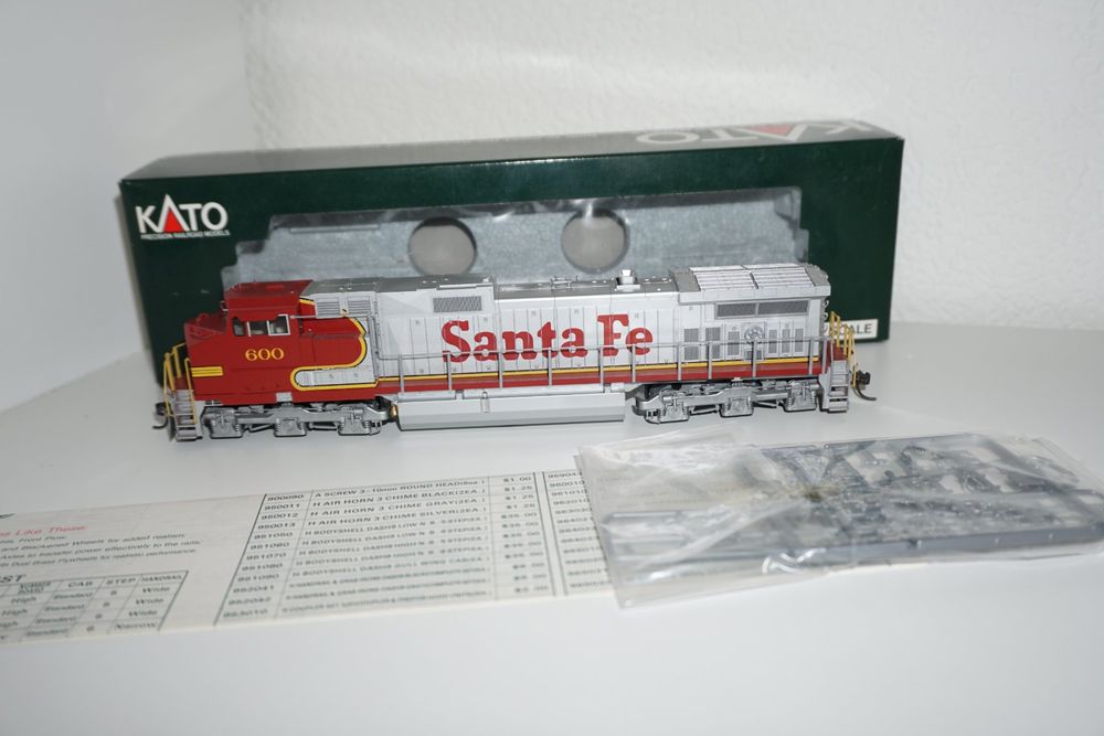 KATO 37-1203 - Santa Fe C44-9W Dash 9 Diesellok H0/DC (Gebraucht) in Matten b. Interl für CHF 62 ...