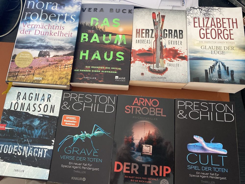 Wunderschne Spannende Bcher Thriller Fotos