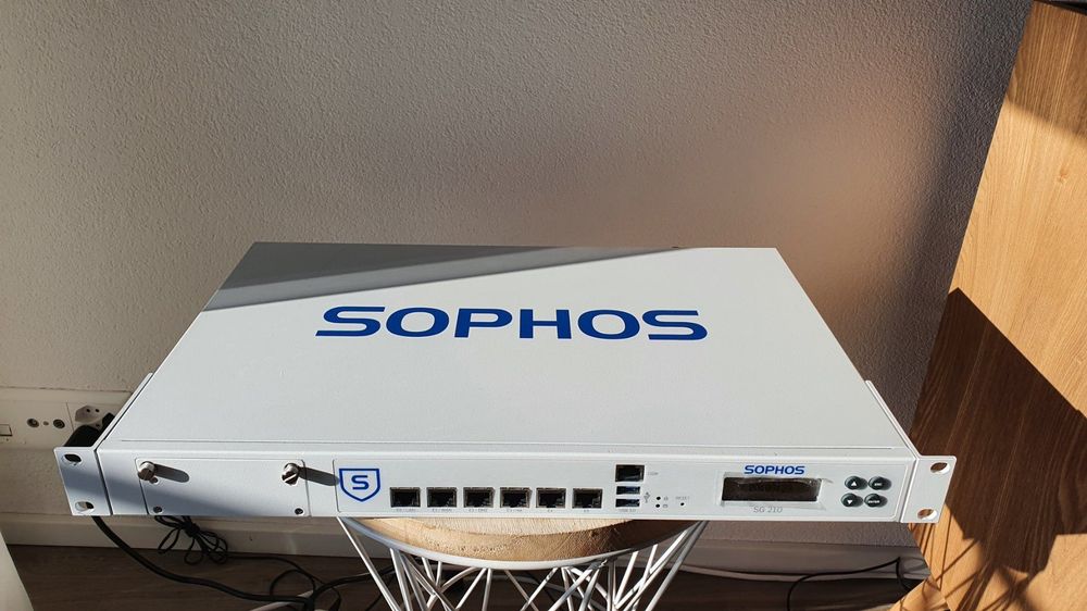 Sophos Firewall SG 210 rev 2 (Gebraucht) in Basel für CHF 100 – nur Abholung auf Ricardo kaufen