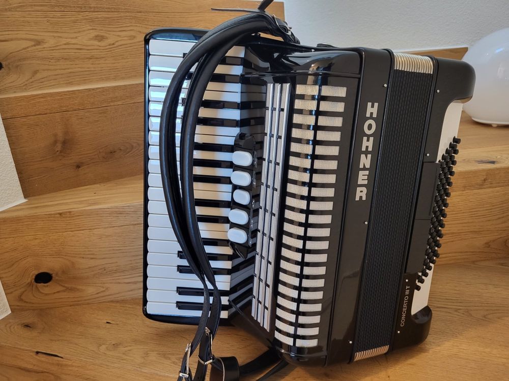 Akkordeon Hohner (Gebraucht) in Kottwil für CHF 490 – nur Abholung auf Ricardo kaufen
