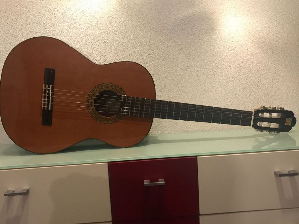 Alhambra c3 Gitarre (Gebraucht) in zürich für CHF 154 – nur Abholung ...